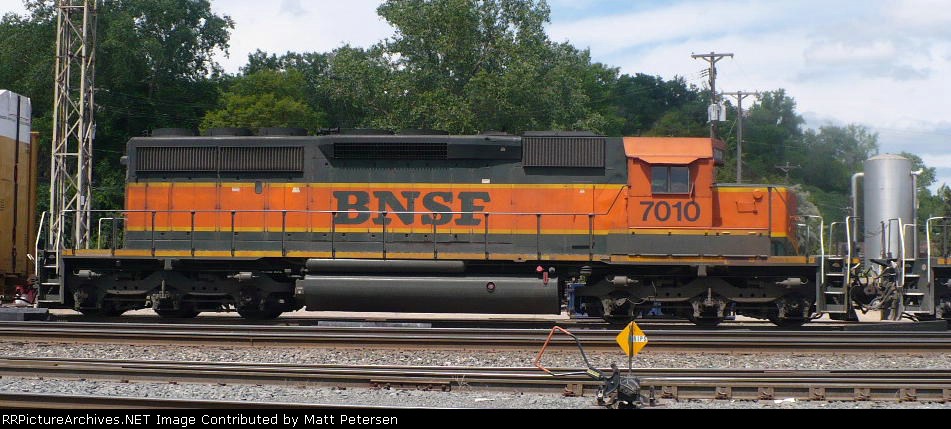 BNSF 7010